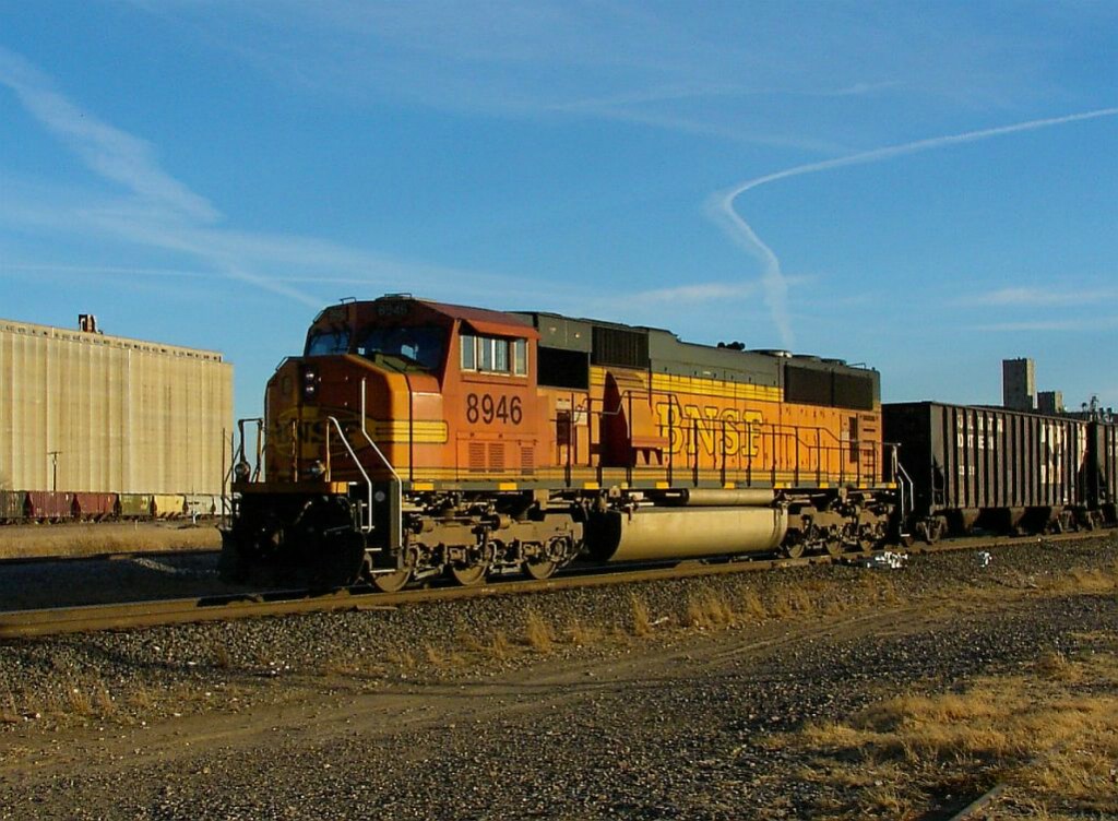 BNSF 8946